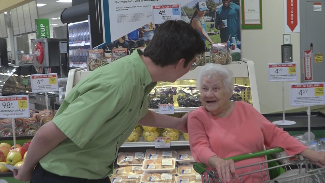 Jacksonville Beach Publix employee honored after random act of kindness went viral ...