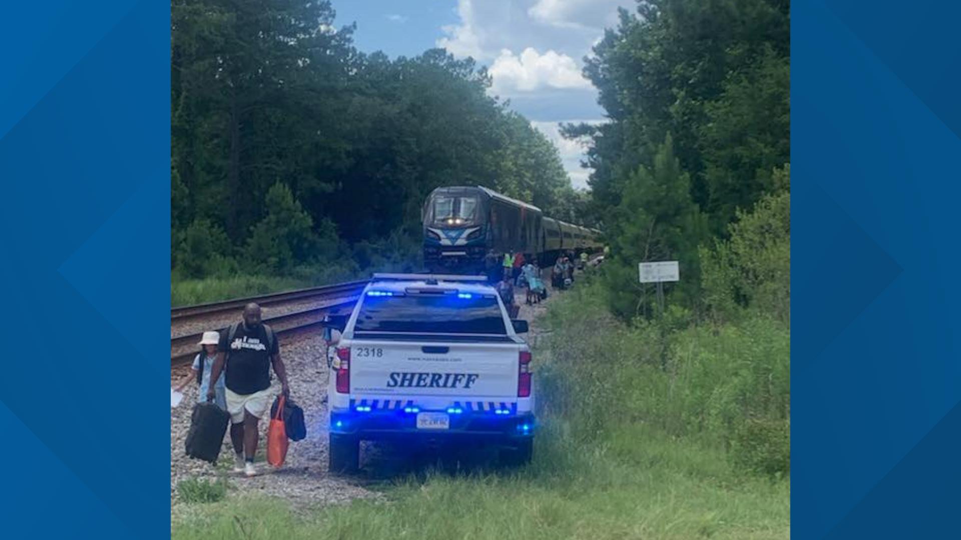 Hundreds stuck in disabled Amtrak train for hours in Florida ...