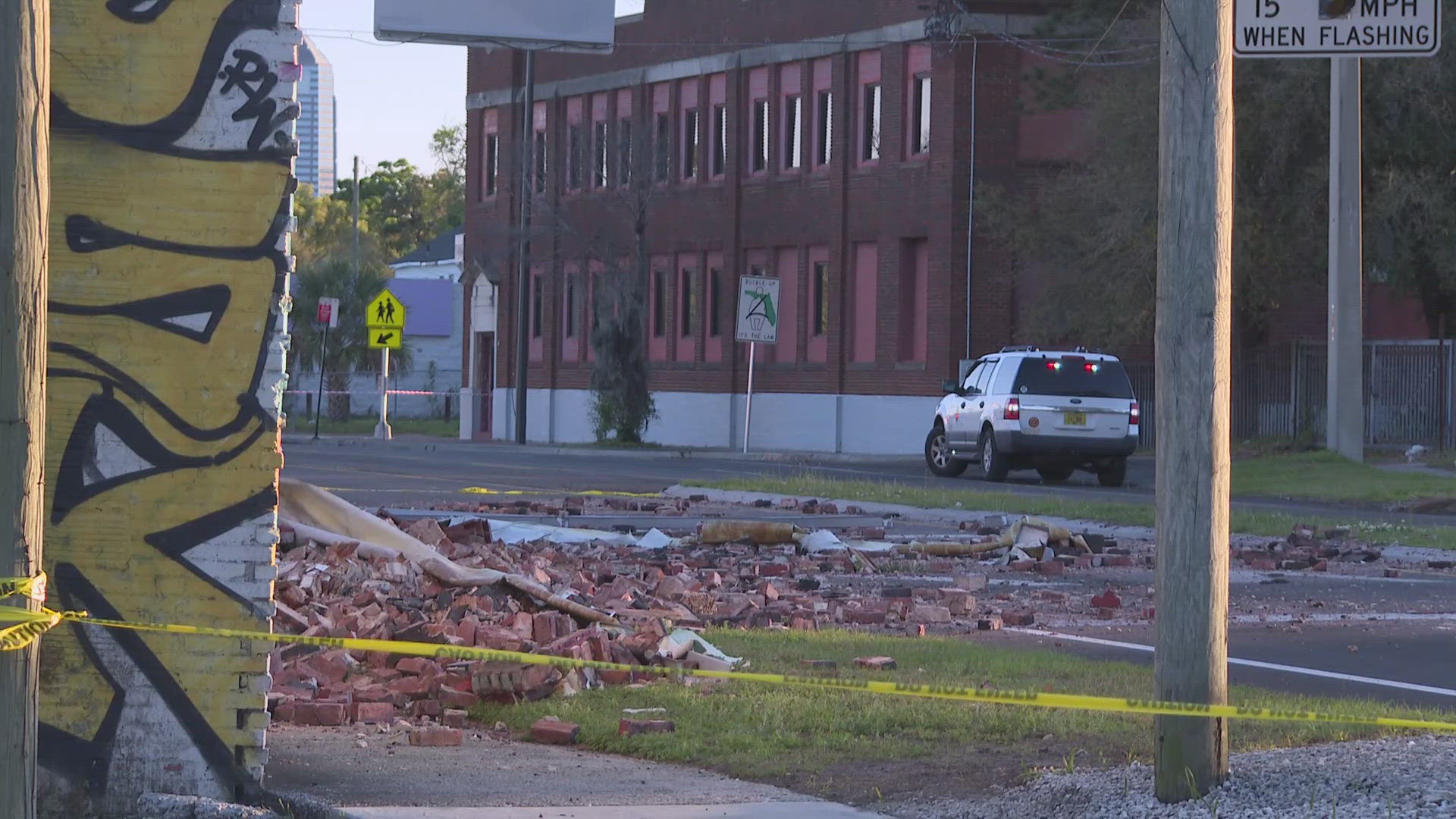 Main Street closed due to building collapse in Jacksonville ...