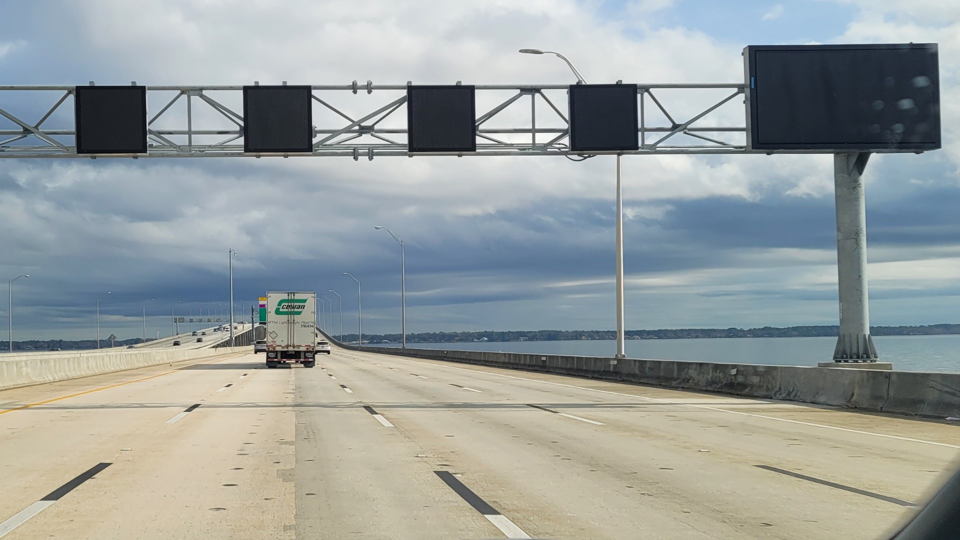 What's the purpose of the electronic signs on the Buckman Bridge ...