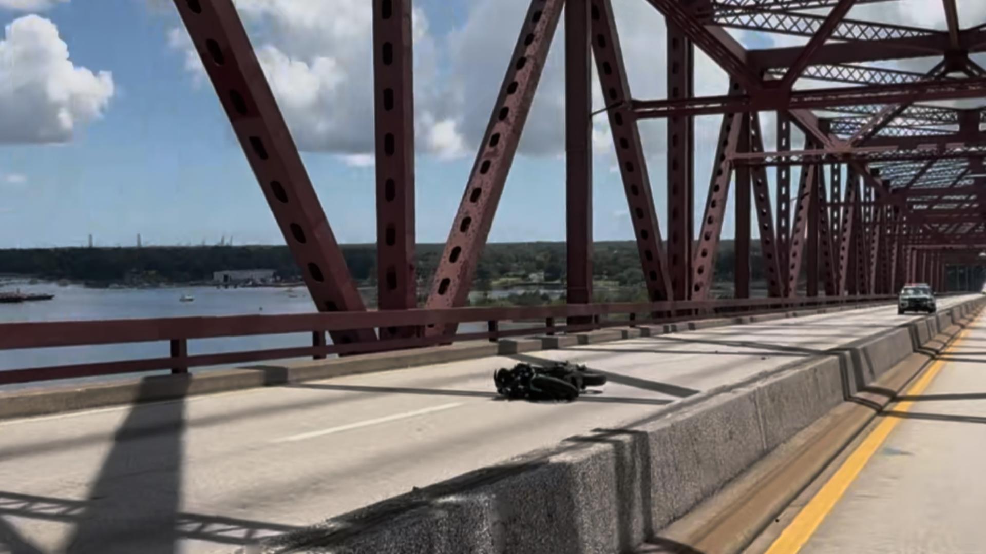 Crash with injuries shuts down westbound lanes of Mathews Bridge ...