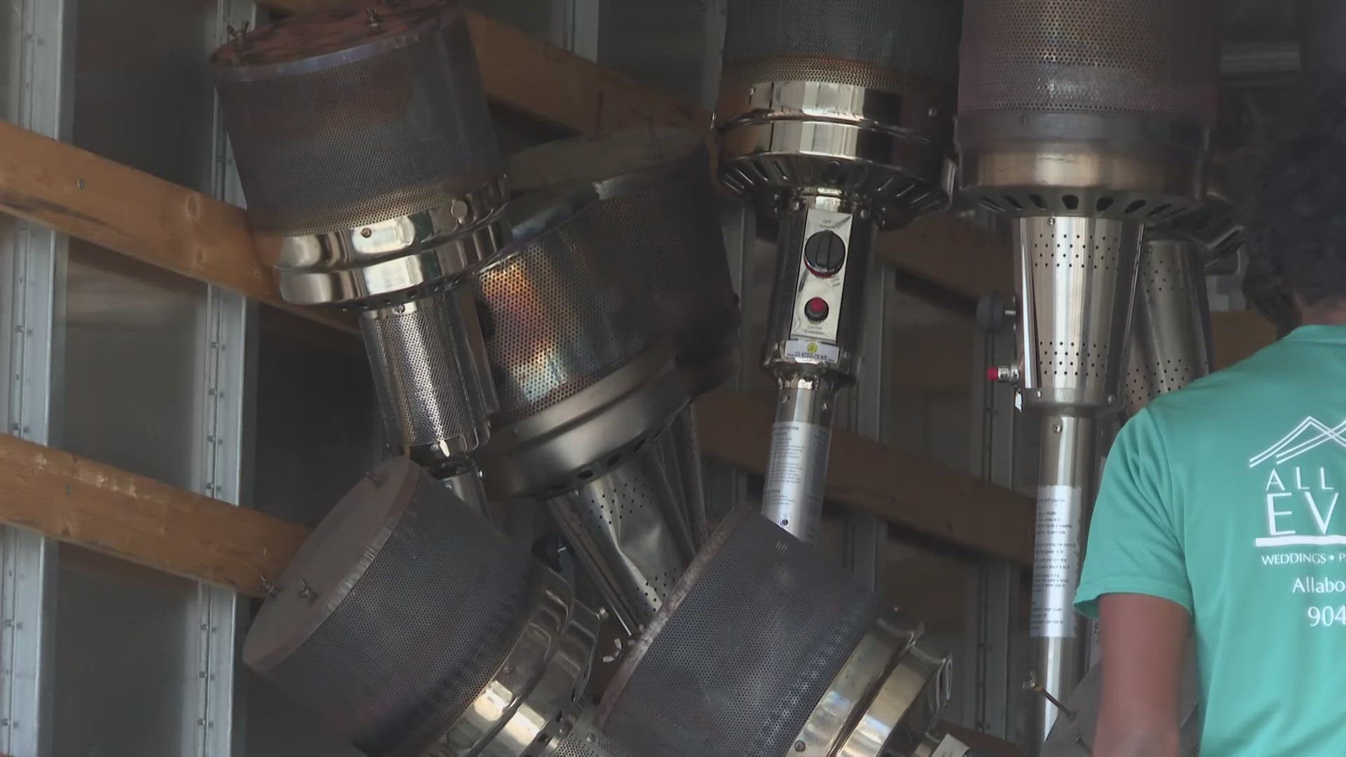 Senate leaders scramble to save bipartisan deal and avert partial ...