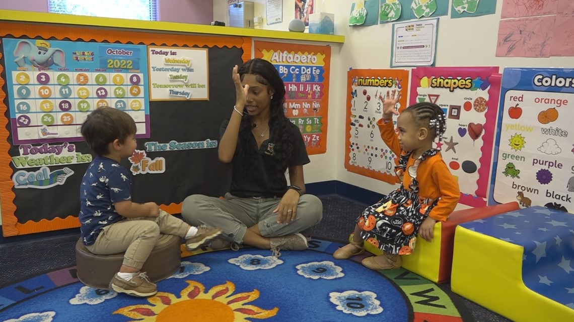 Florida daycare uses baby sign language as part of curriculum ...