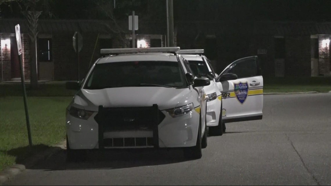 Two teenagers shot on Jacksonville's Southside | firstcoastnews.com