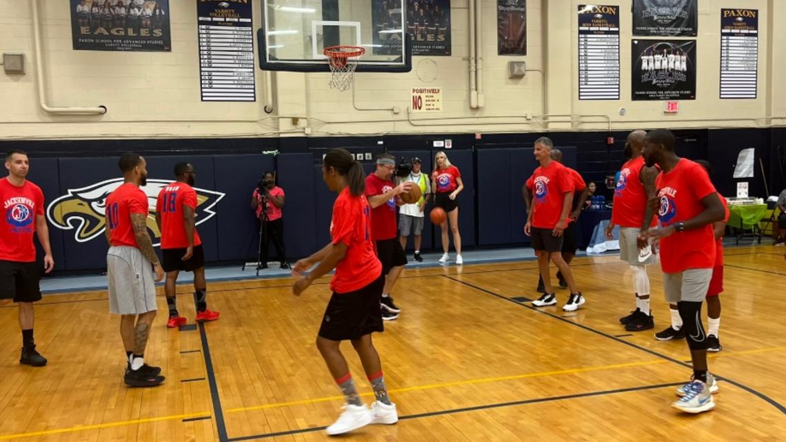 I'm A Star Foundation hosts celebrity basketball game | firstcoastnews.com