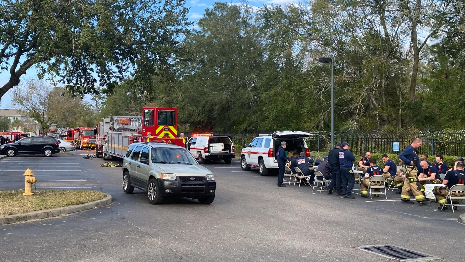 JFRD battles fire at Madelyn Oaks Apartments | firstcoastnews.com