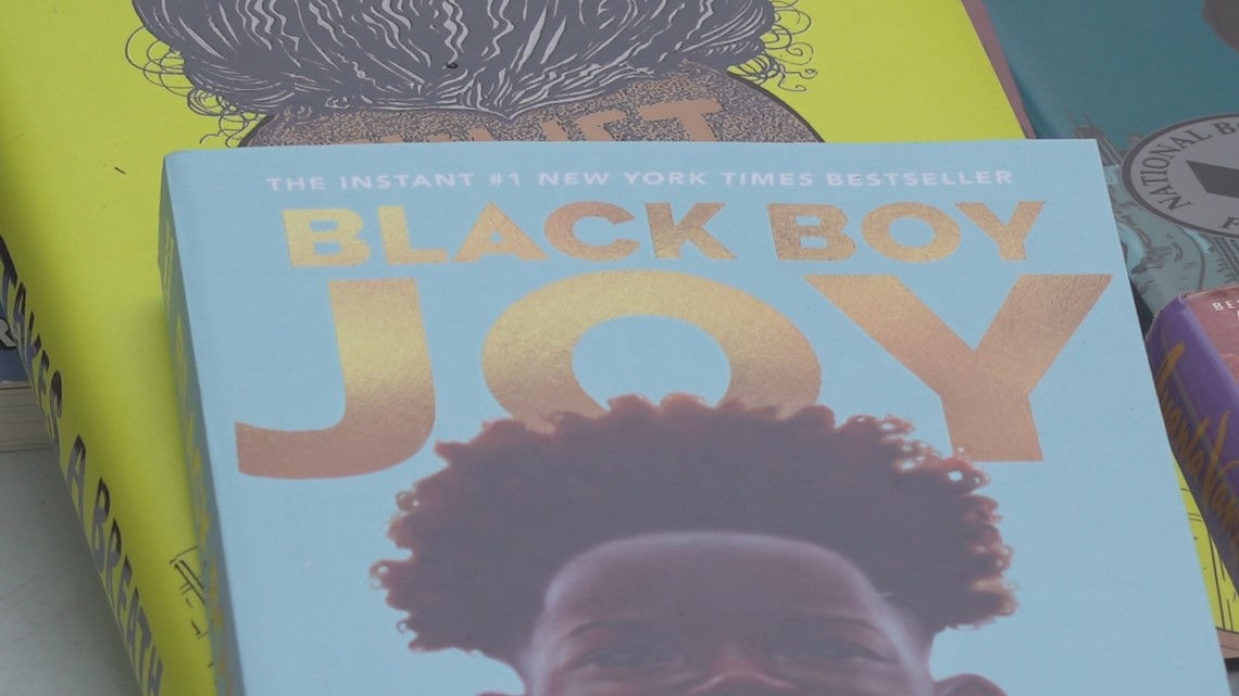 Banned Book Readout held at James Weldon Johnson Park | firstcoastnews.com