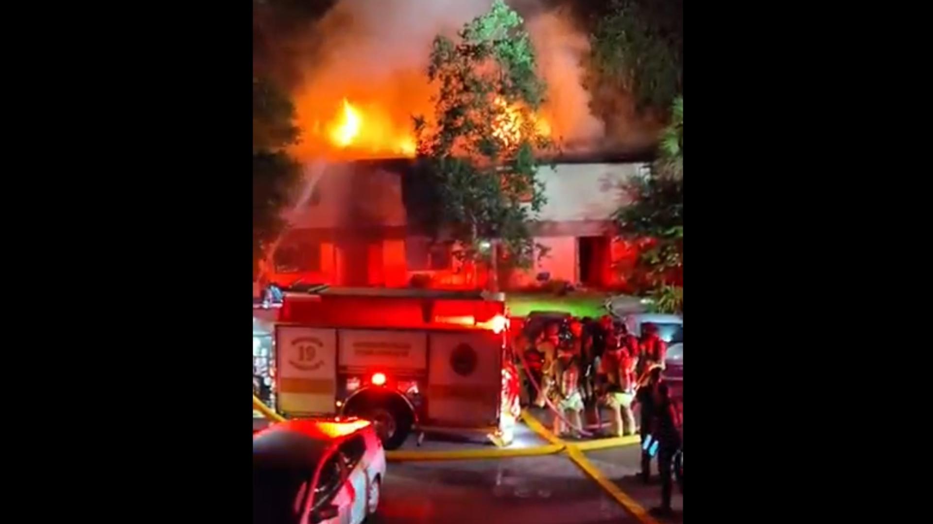 Red Cross helping 17 people after townhouse fire in Jacksonville ...