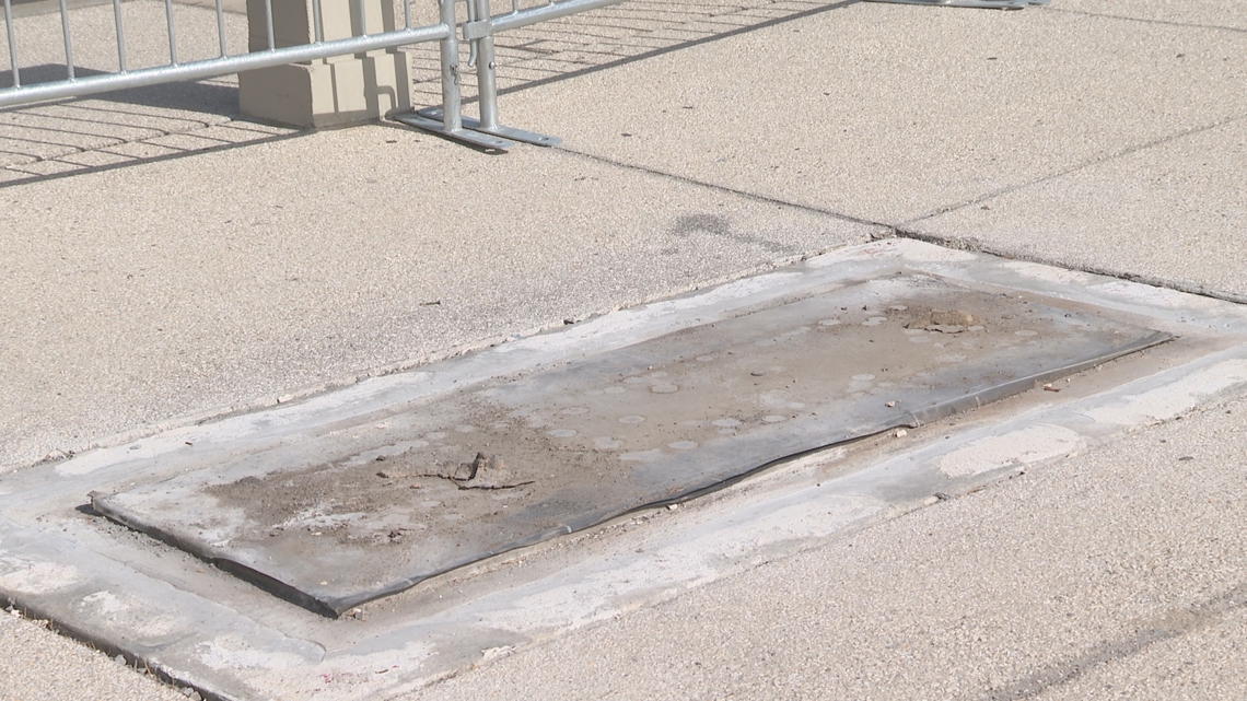 Marble lions temporarily removed from Bridge of Lions for pending ...