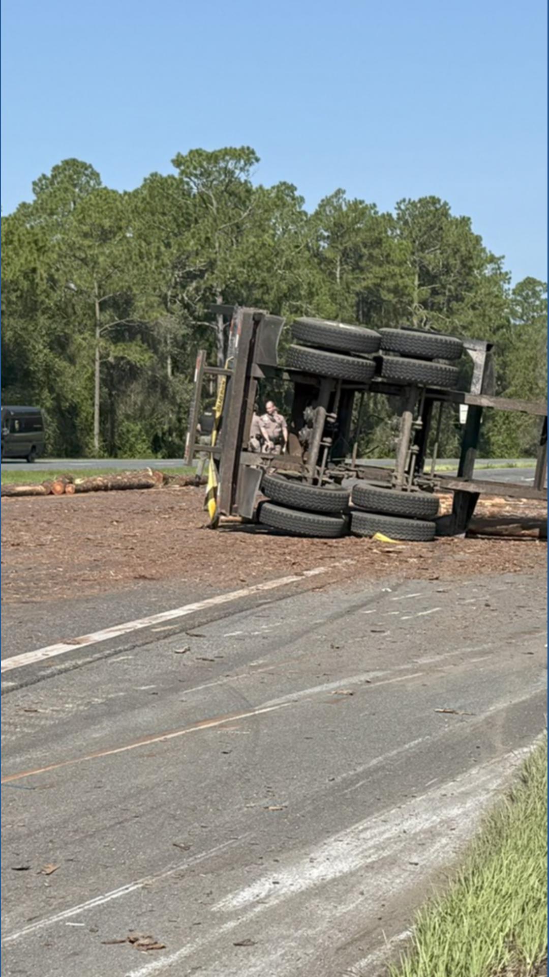 I-10 West in Baker County down to 1 lane due to log truck crash ...