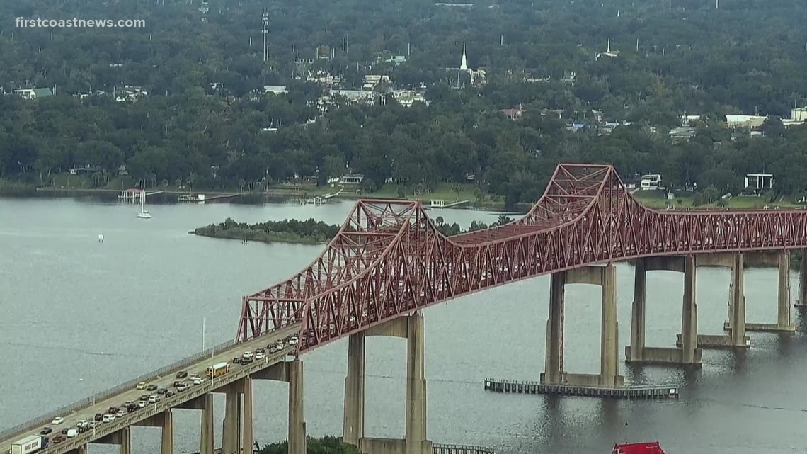 Eastbound lane of Mathews Bridge blocked due to crash | firstcoastnews.com