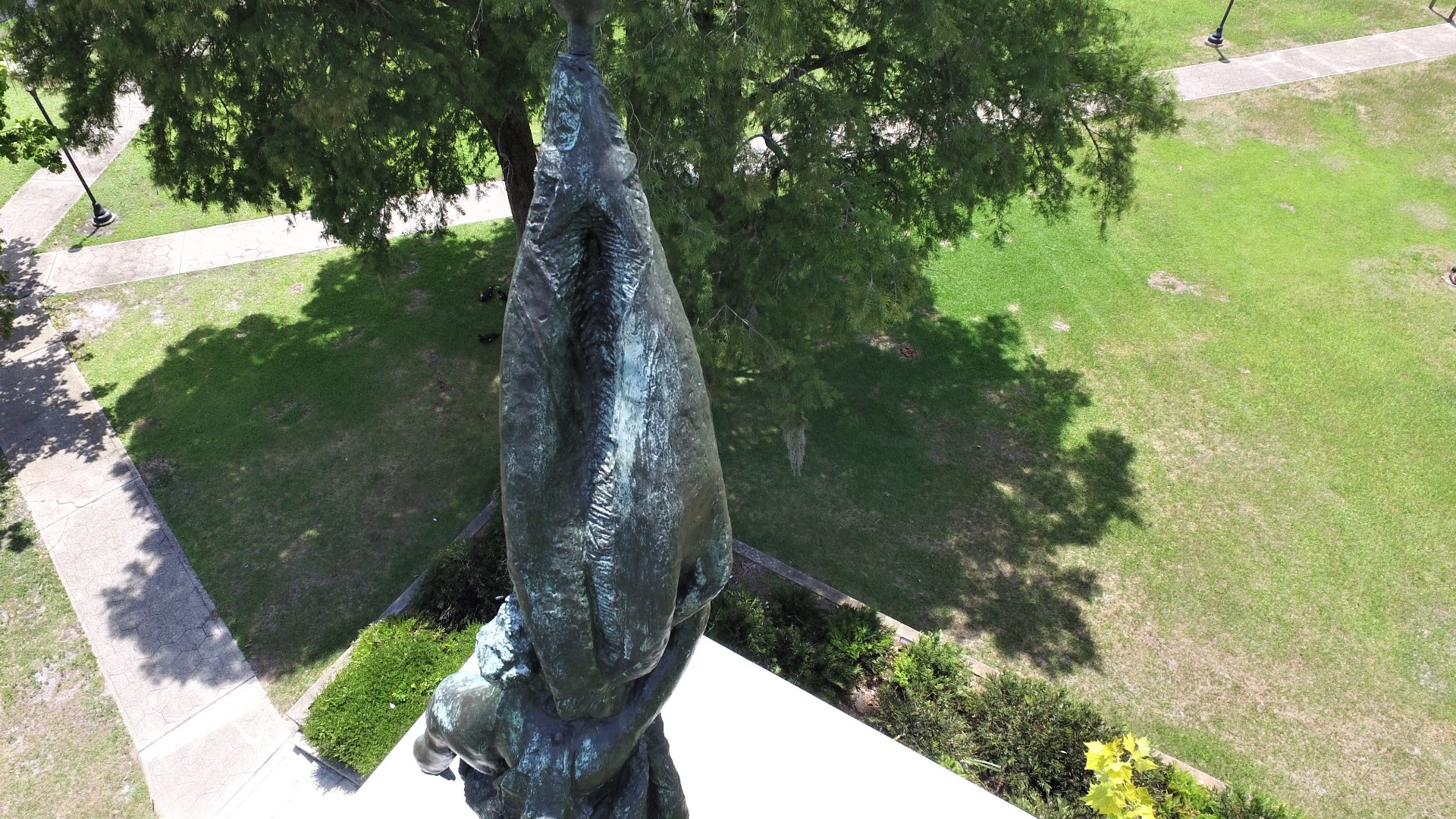 Women of Southland statue in Jacksonville has confederate flag ...