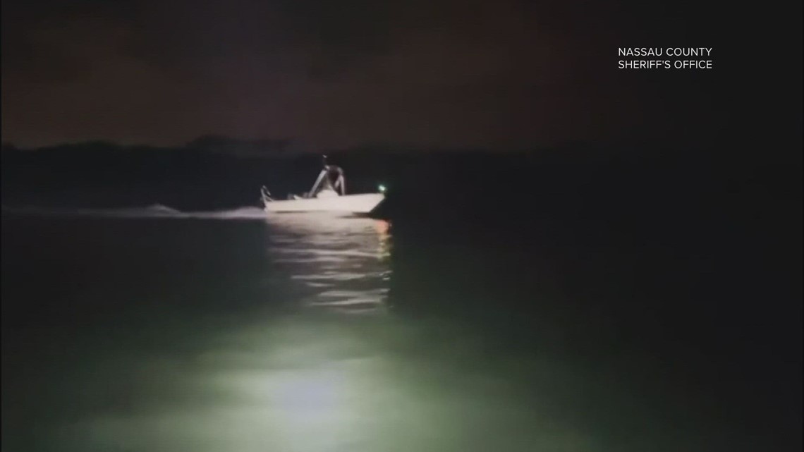 Deputies help stop runaway boat in Nassau County | firstcoastnews.com