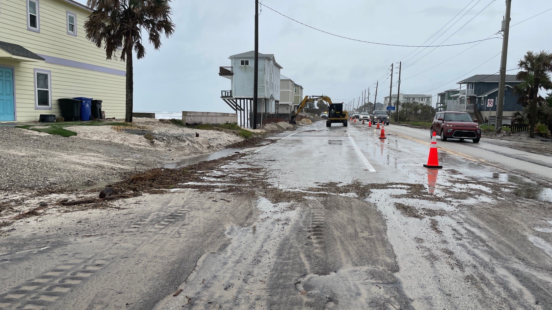 A1A washed out during Nor'Easter, down to one lane | firstcoastnews.com