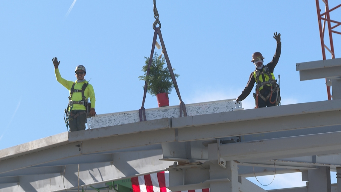 'Topping Out' ceremony celebrates final beam going into JAX's Concourse ...