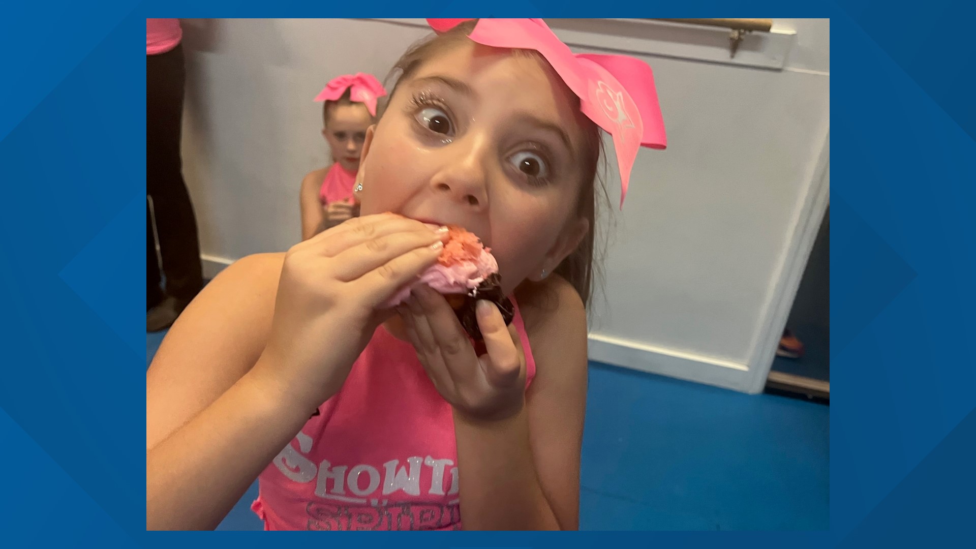 Cheerleaders urge moms to get mammos on the Buddy Bus | firstcoastnews.com