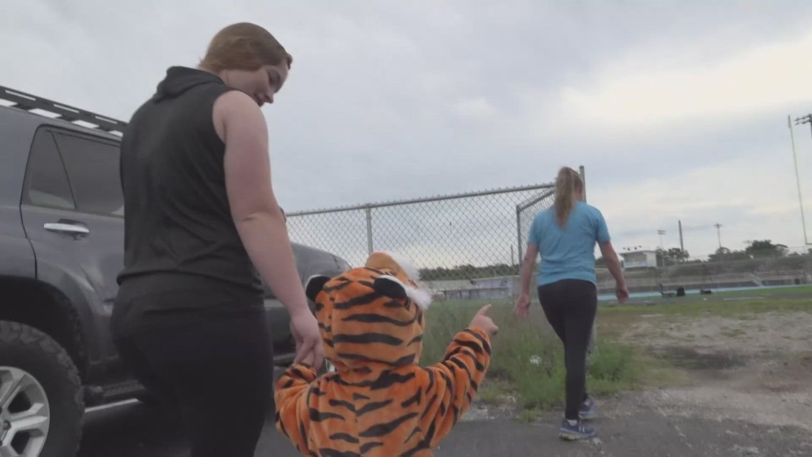 Edward Waters football player balances life as student, athlete — and ...