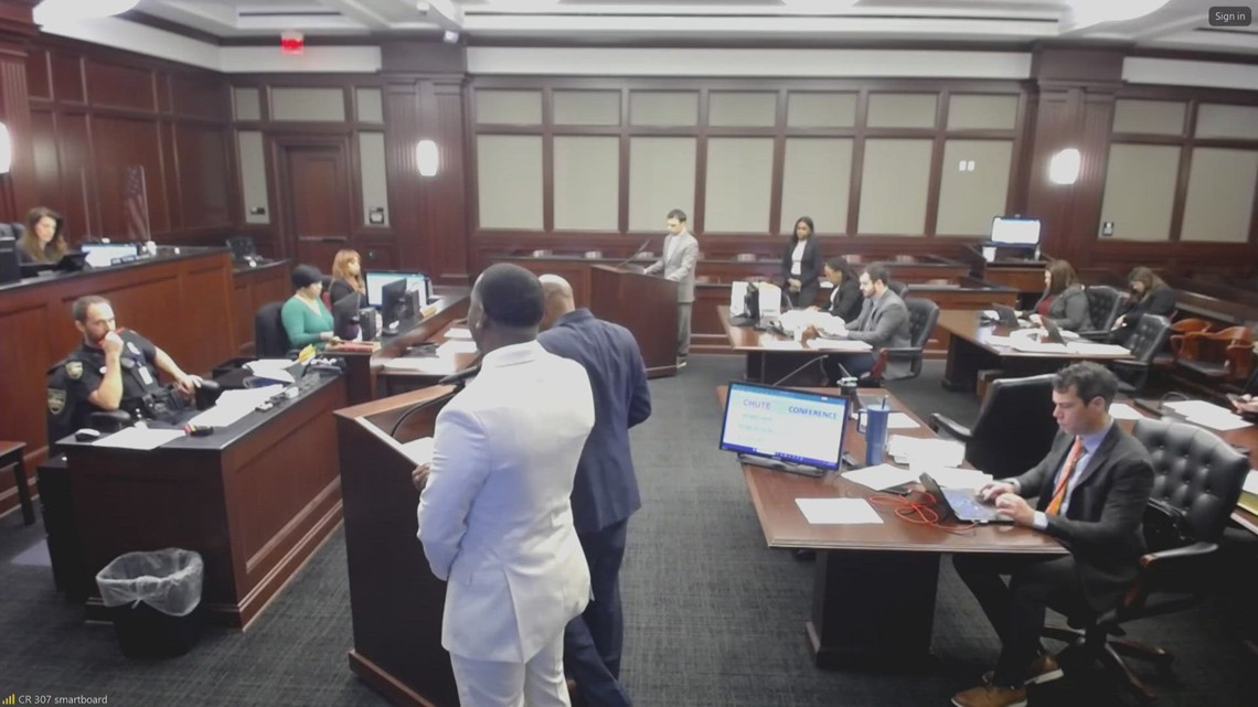 JSO officer accused of giving info. to criminals enters plea ...