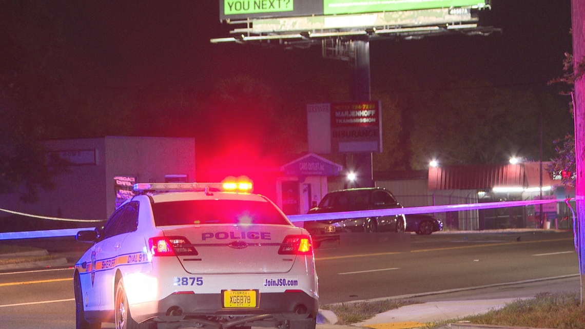 Man killed on Atlantic Boulevard when hit by 2 cars | firstcoastnews.com