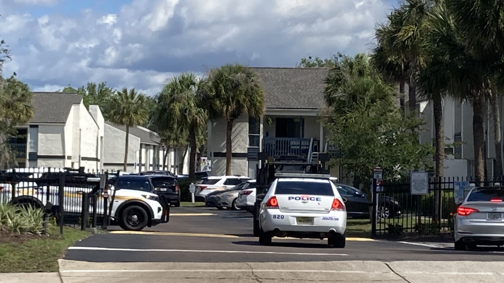 Man shot by Jacksonville police after stand-off | firstcoastnews.com