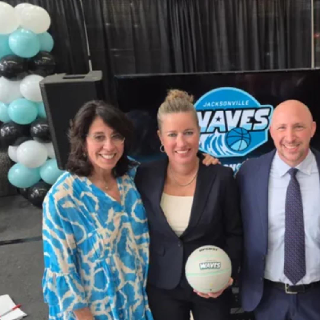 Jacksonville Waves announce team name, head coach | firstcoastnews.com