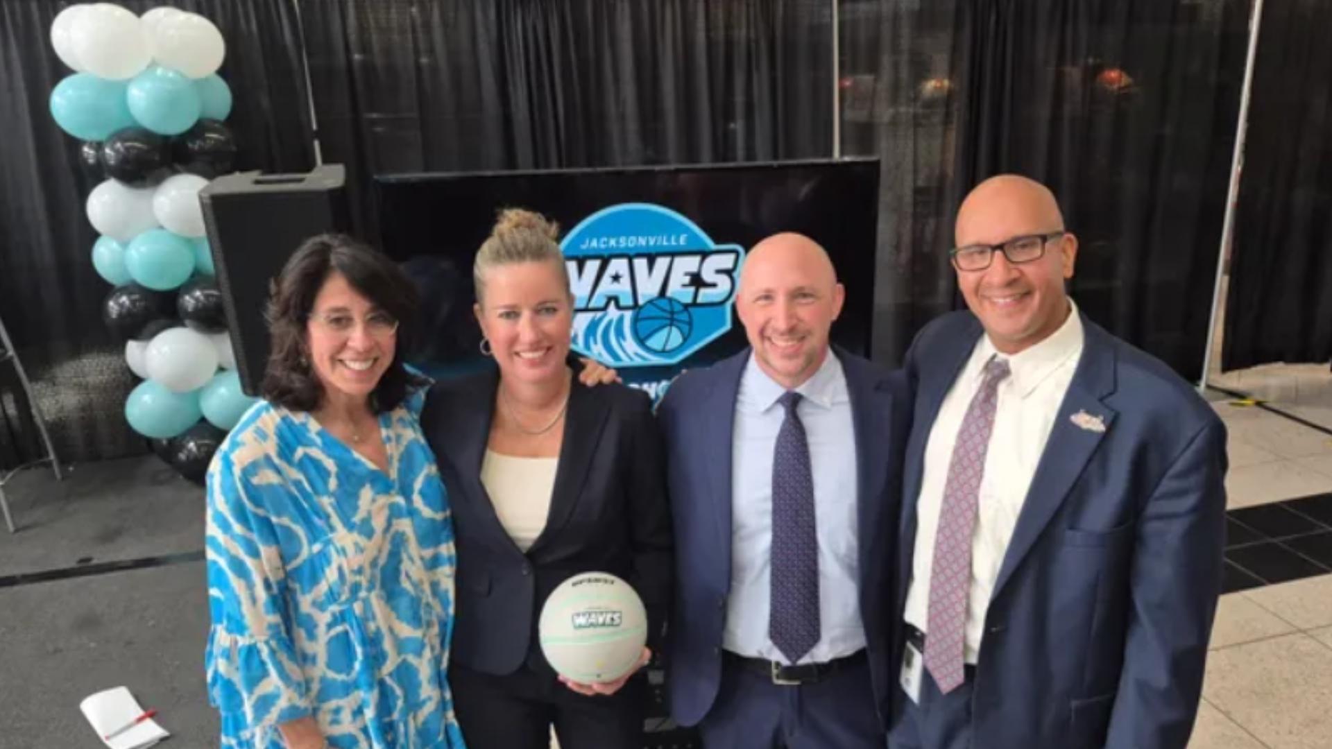 Jacksonville Waves announce team name, head coach | firstcoastnews.com