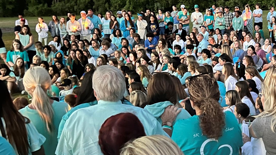 Hundreds gather for vigil to honor Tristyn Bailey | firstcoastnews.com