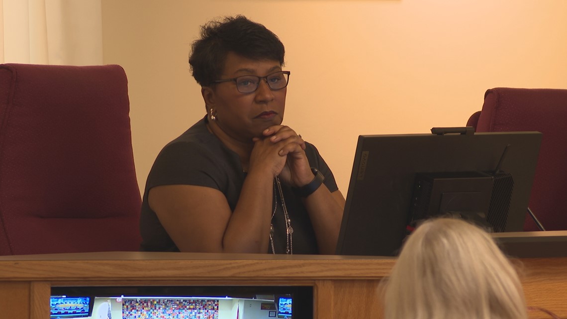 Community voices support for DCPS superintendent amid scandal ...