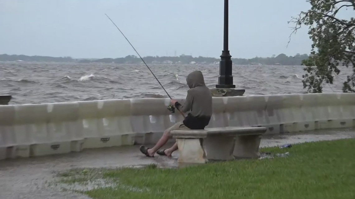 Florida fisher braves angry waters as Hurricane Helene approaches ...