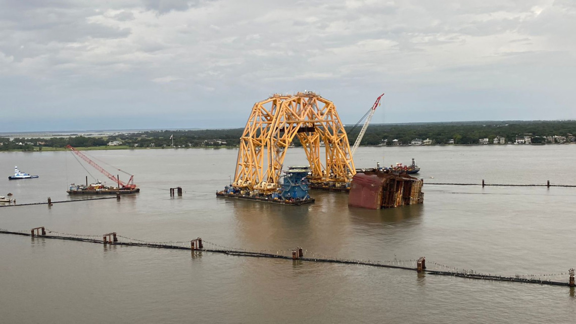 Crews prepare for removal of Golden Ray's final section ...