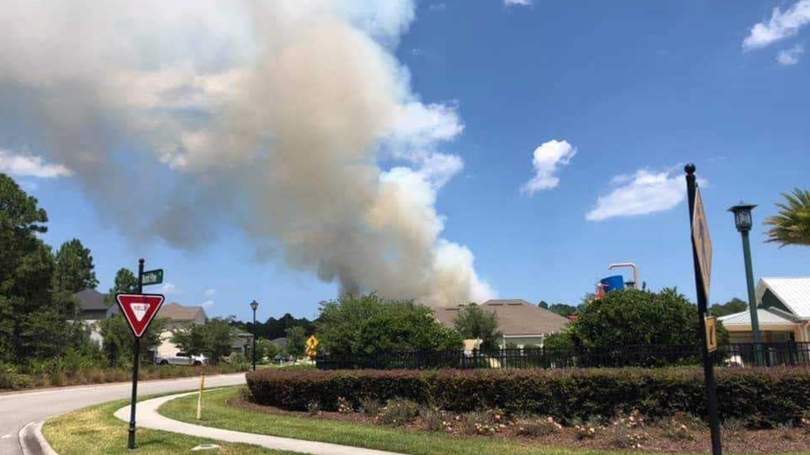 Florida Forest Service, Jacksonville firefighters fight brush fire off ...