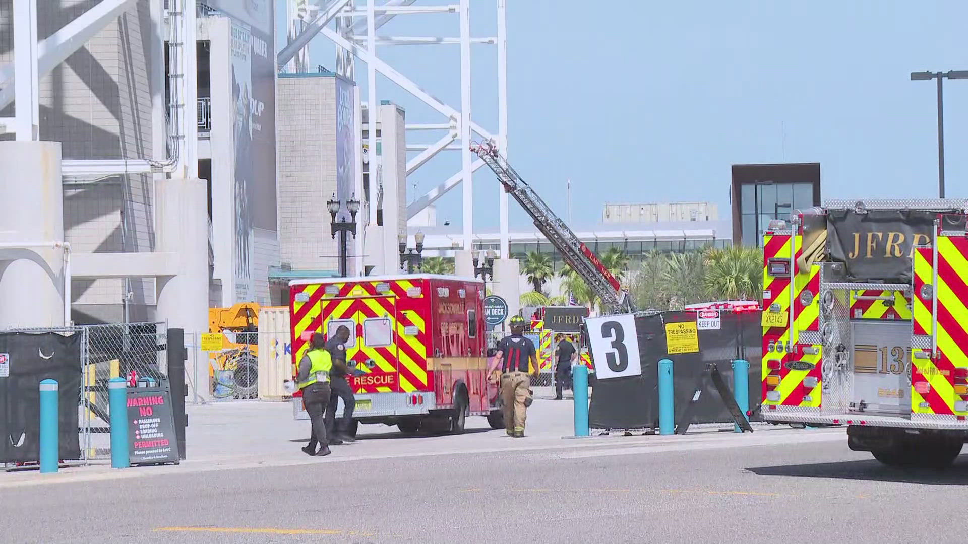 Fire breaks out Jacksonville Jaguars' stadium, causing evacuation ...