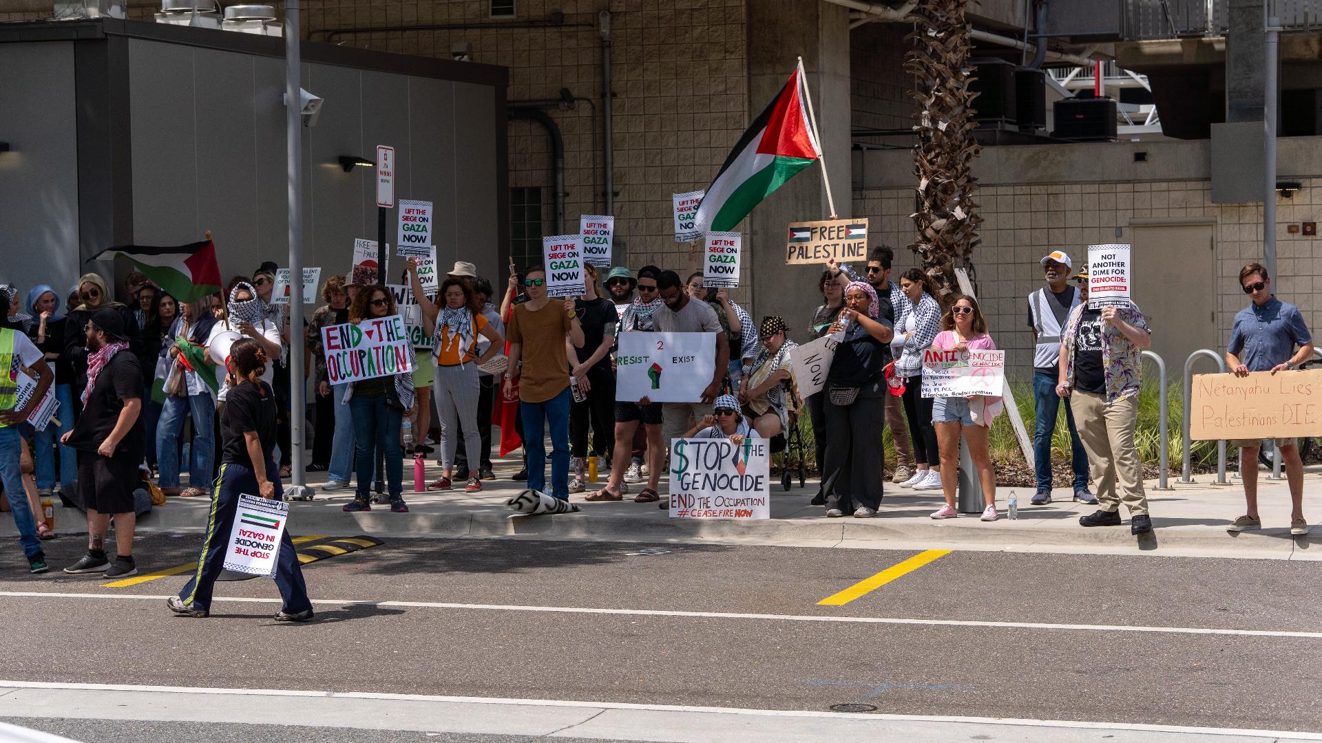 Pro-Palestinian protestors gather for Vice President Harris visit ...