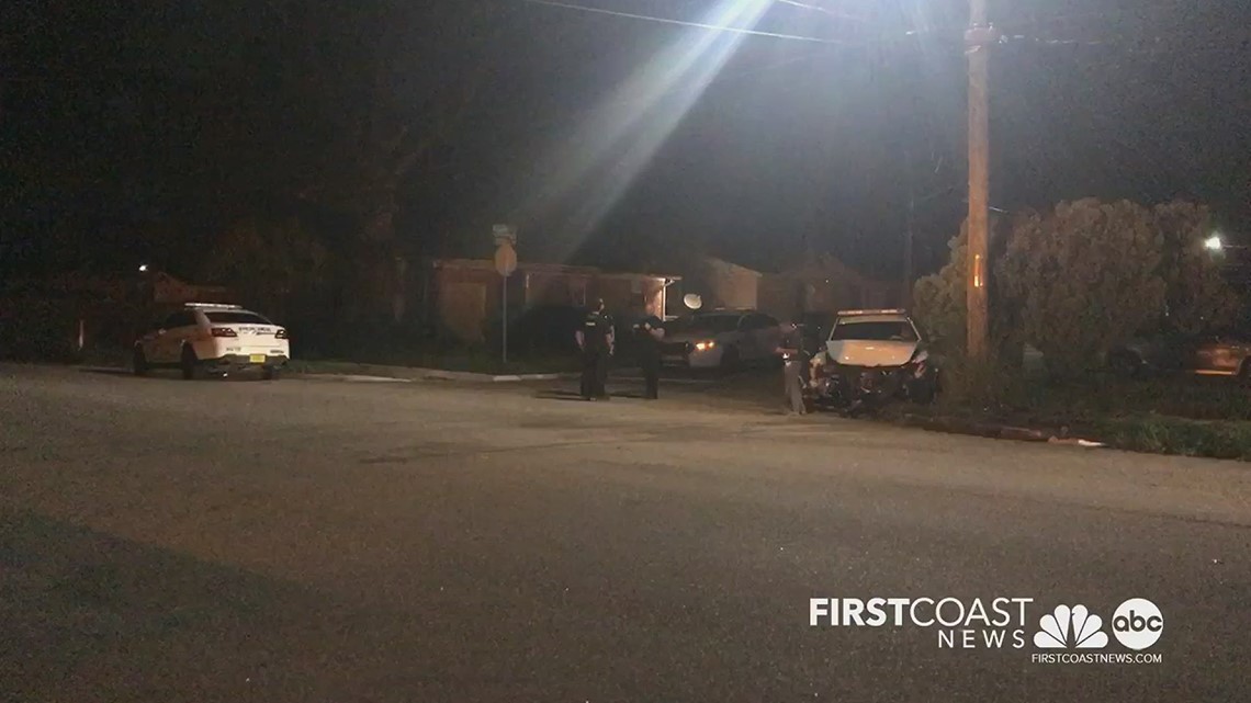 2 JSO cruisers crash after police chase | firstcoastnews.com