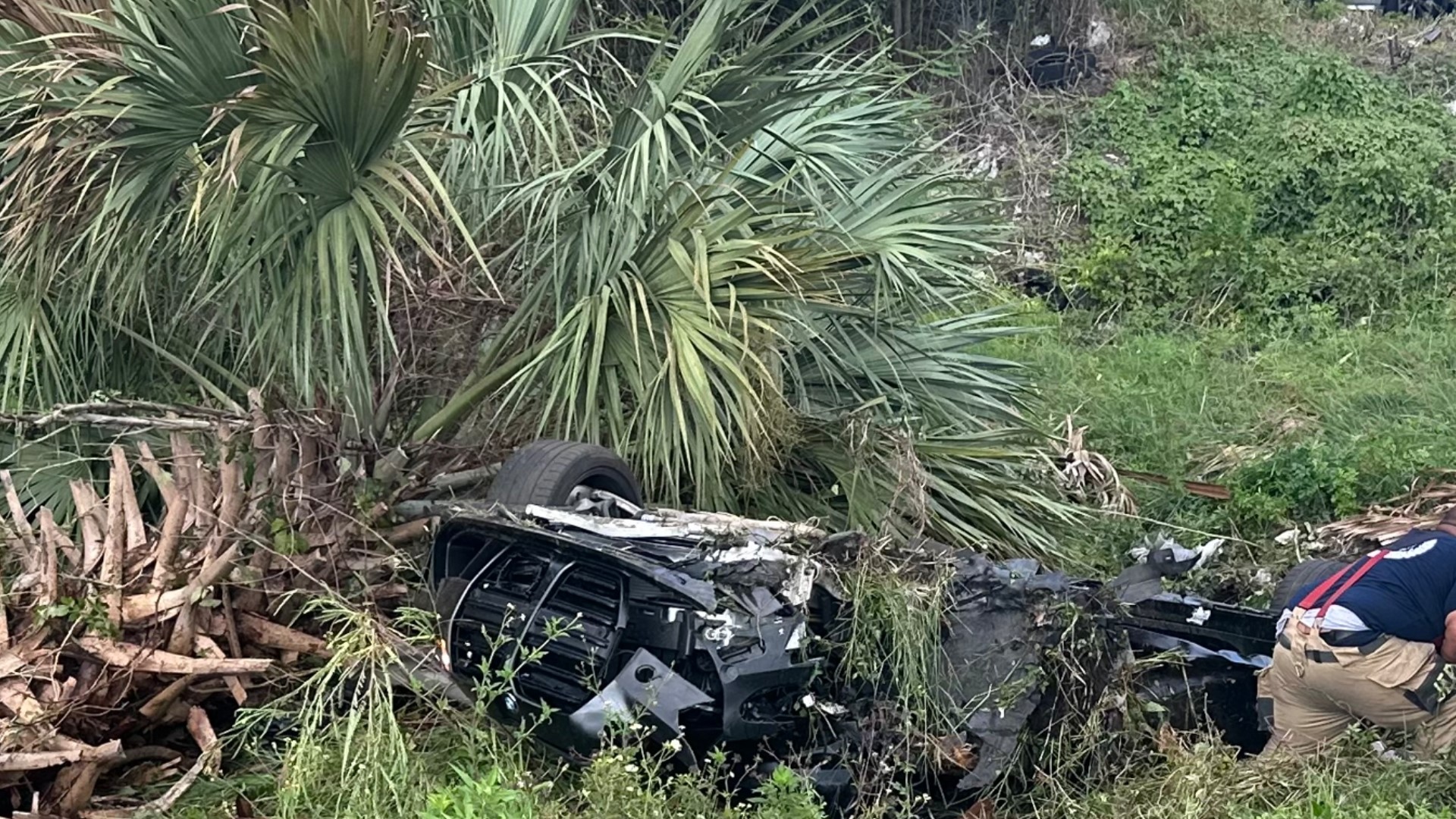 Car crash with two children injured on Beach Boulevard | firstcoastnews.com