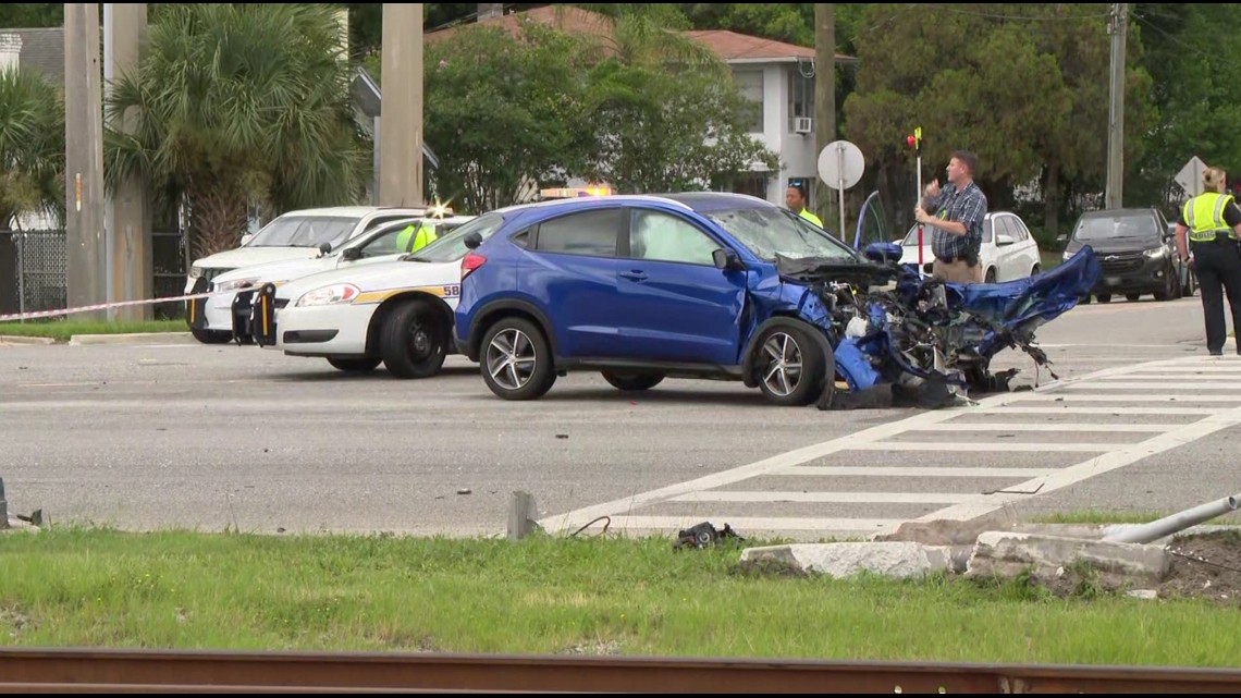 Roosevelt Boulevard crash in Jacksonville kills man | firstcoastnews.com