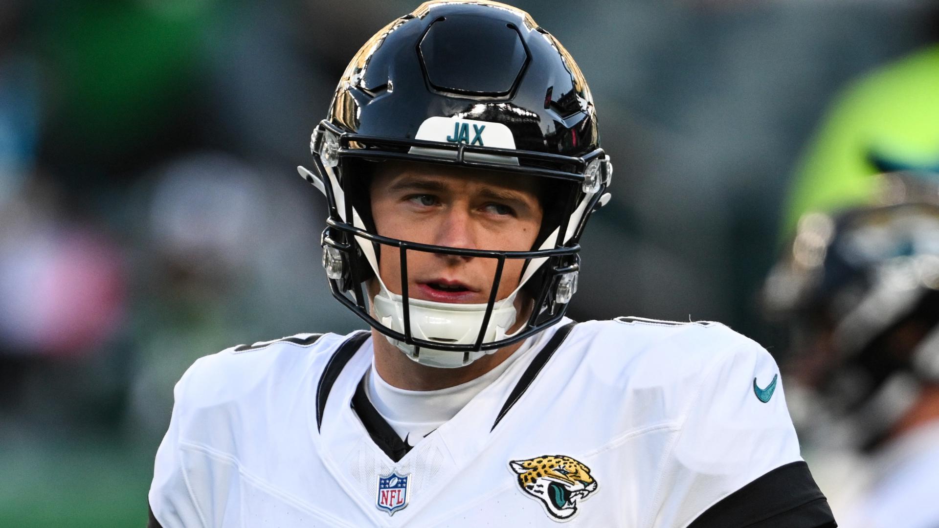 Jacksonville native, former Jaguar Mac Jones signs 2-year contract with ...