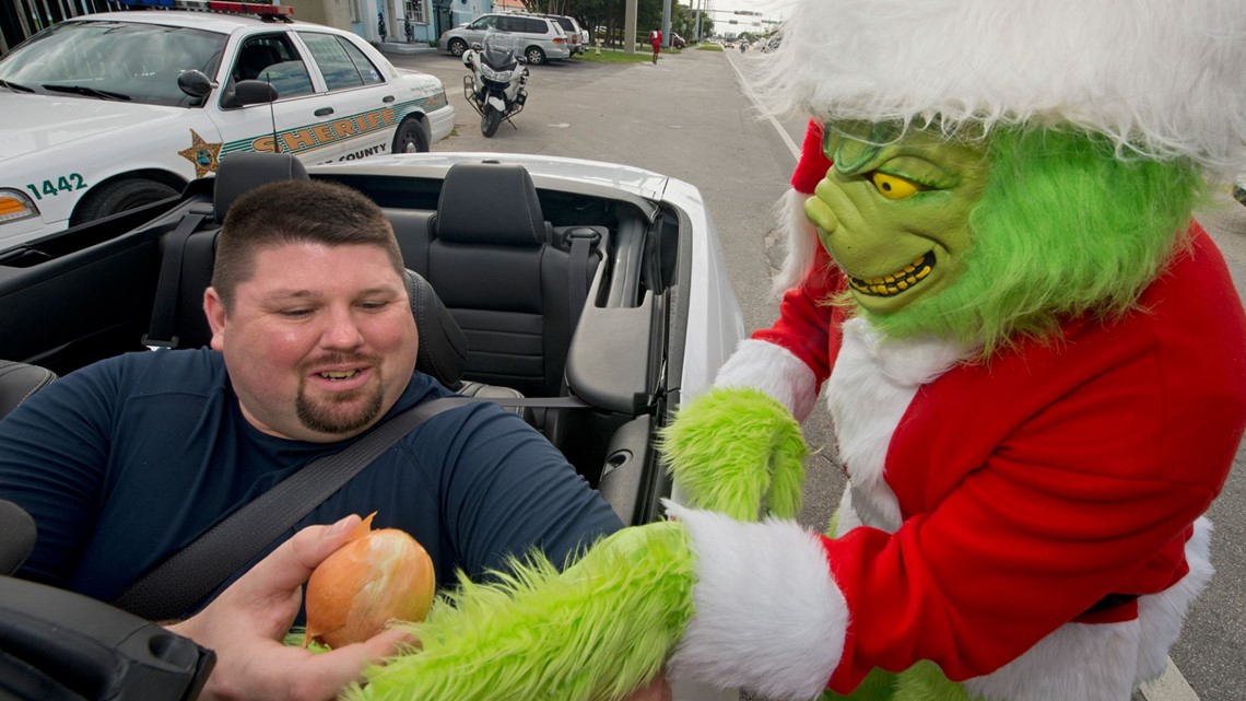 Florida sheriff's 'Grinch' hands out onions instead of tickets ...