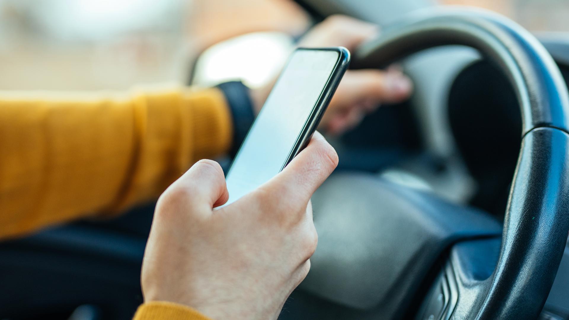 Florida Hands-Free Driving bill will ban using your phone with your ...