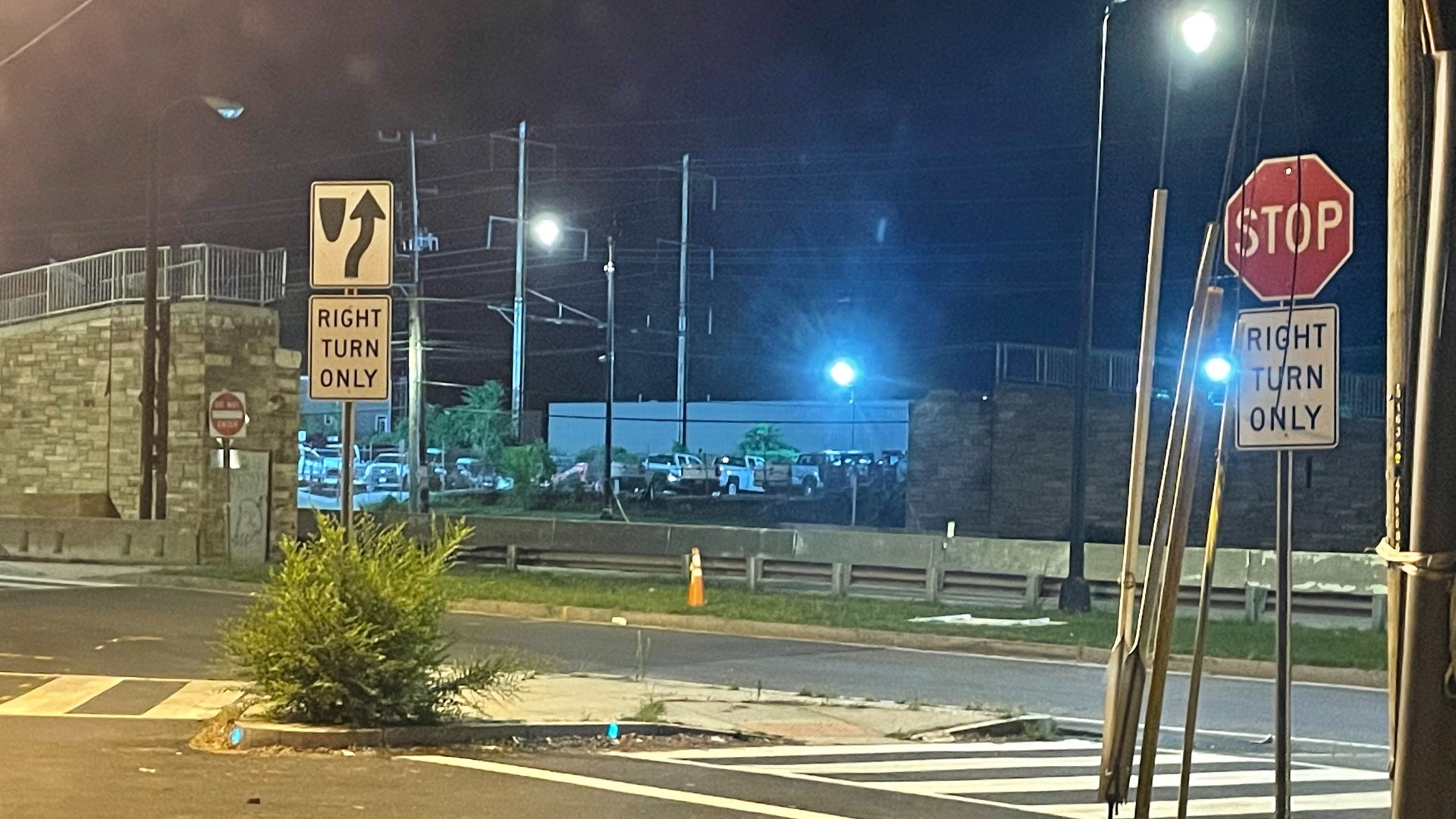 Pedestrian Bridge in DC collapses off I-295, 6 injuries reported ...