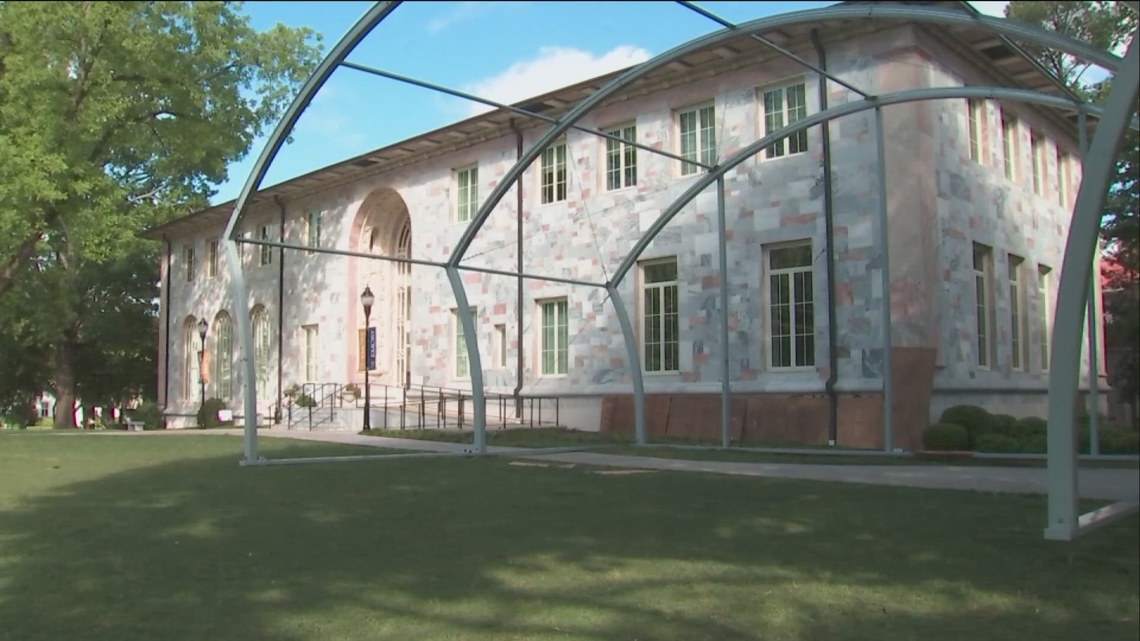 Emory President condemns vandalism, hateful messages in letter ...