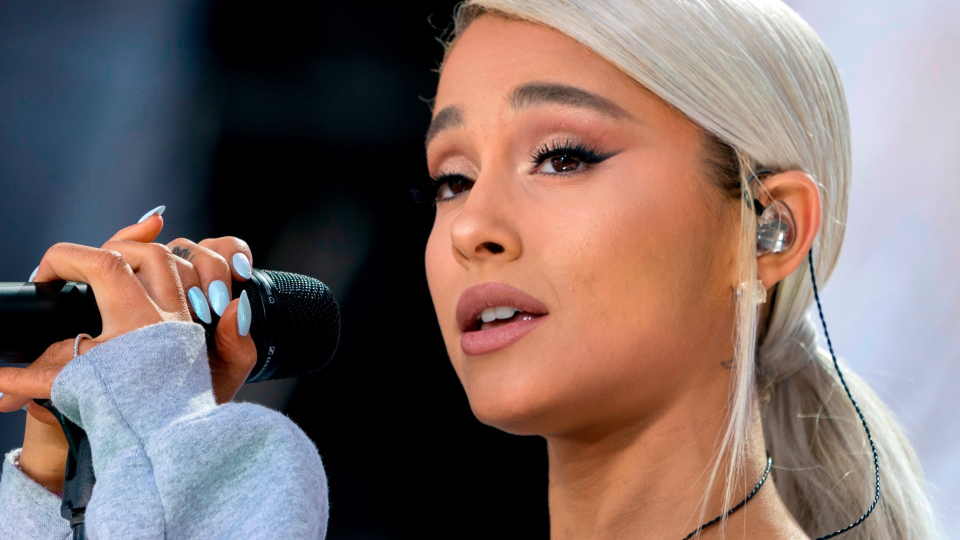 Ariana Grande adds Jacksonville stop to 'Sweetener World Tour ...